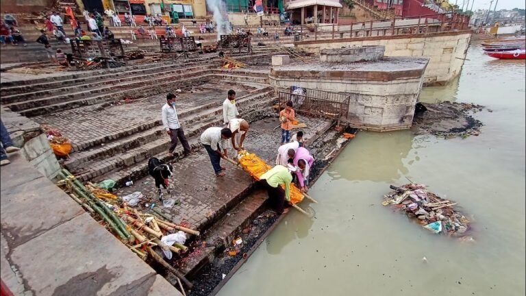 A Glimpse at The Ghats of Varanasi