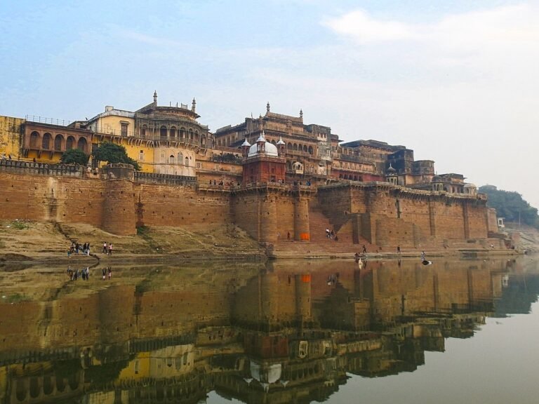 Varanasi Travel Guide for Foreigners - Best Things to Do
