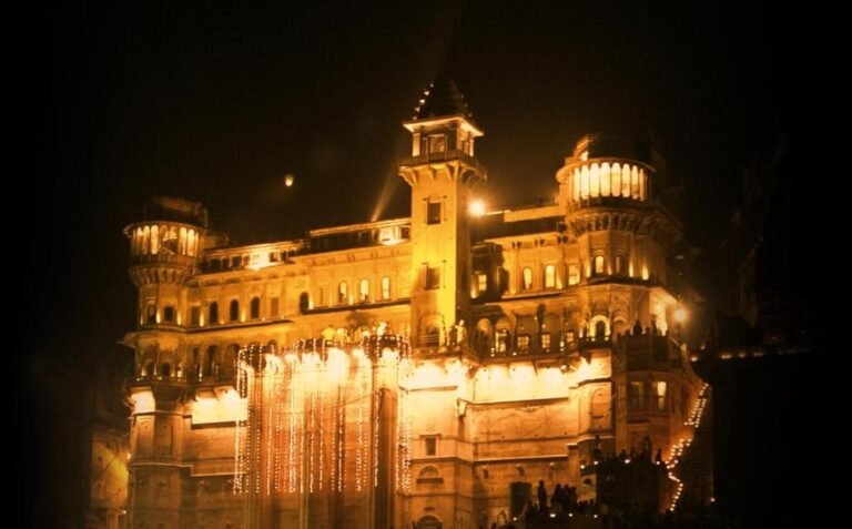 Varanasi Travel Guide for Foreigners - Best Things to Do